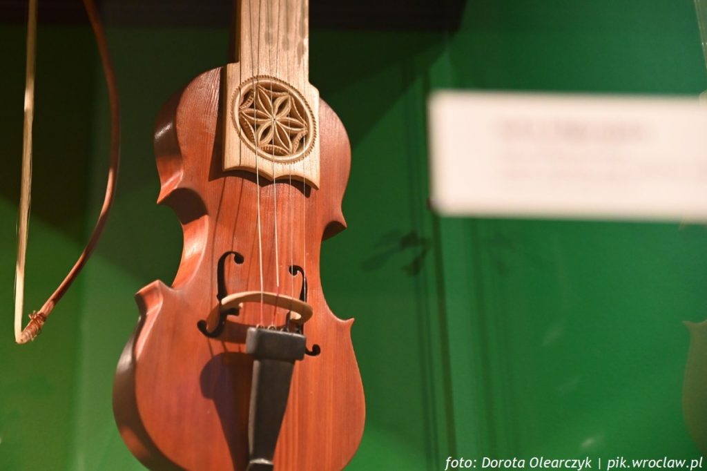 Fujarki, dudy, kołatki, burczybasy, złóbcoki… z Szydłowca | wystawa w ...