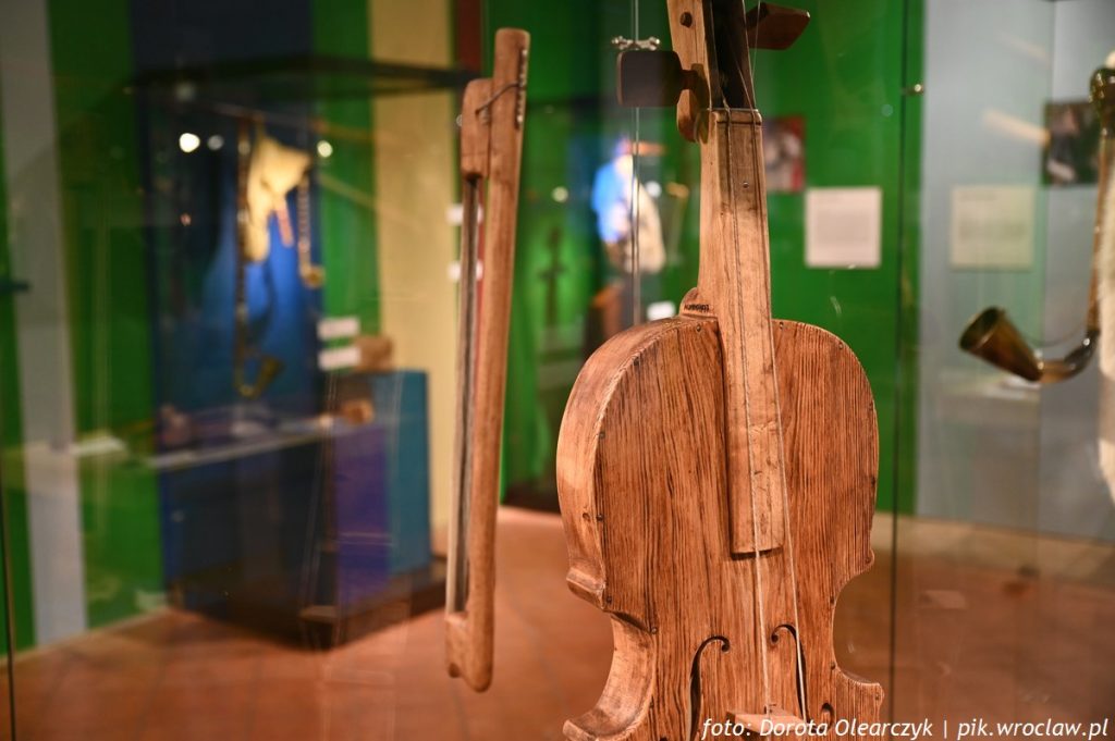 Fujarki, dudy, kołatki, burczybasy, złóbcoki… z Szydłowca | wystawa w ...