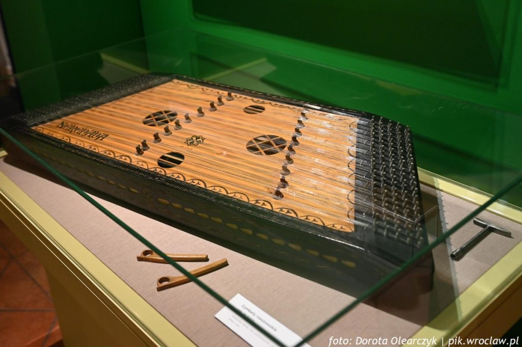 Fujarki, dudy, kołatki, burczybasy, złóbcoki… z Szydłowca | wystawa w ...